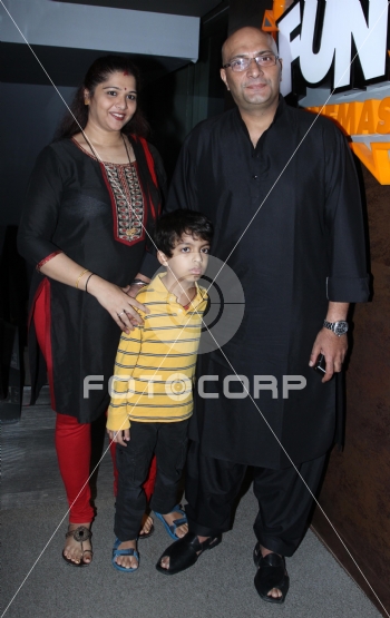 Fotocorp : Vaibhavi Behl, Amit Behl Screening of film Mary Kom at Fun ...